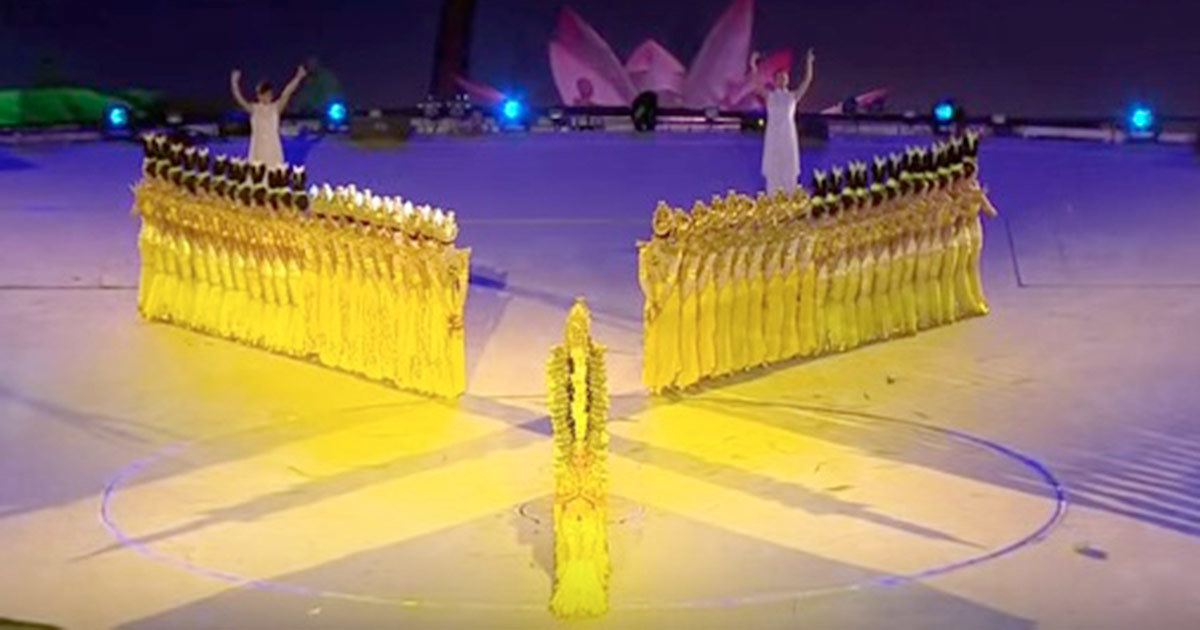 63 Deaf Dancers Amaze Millions With This Impressive Show.