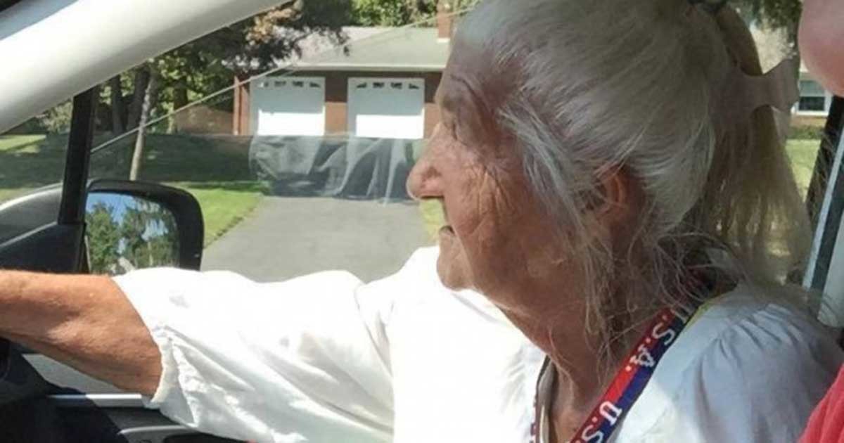 Man gets a life-changing experience when he gives 93-year-old woman a lift