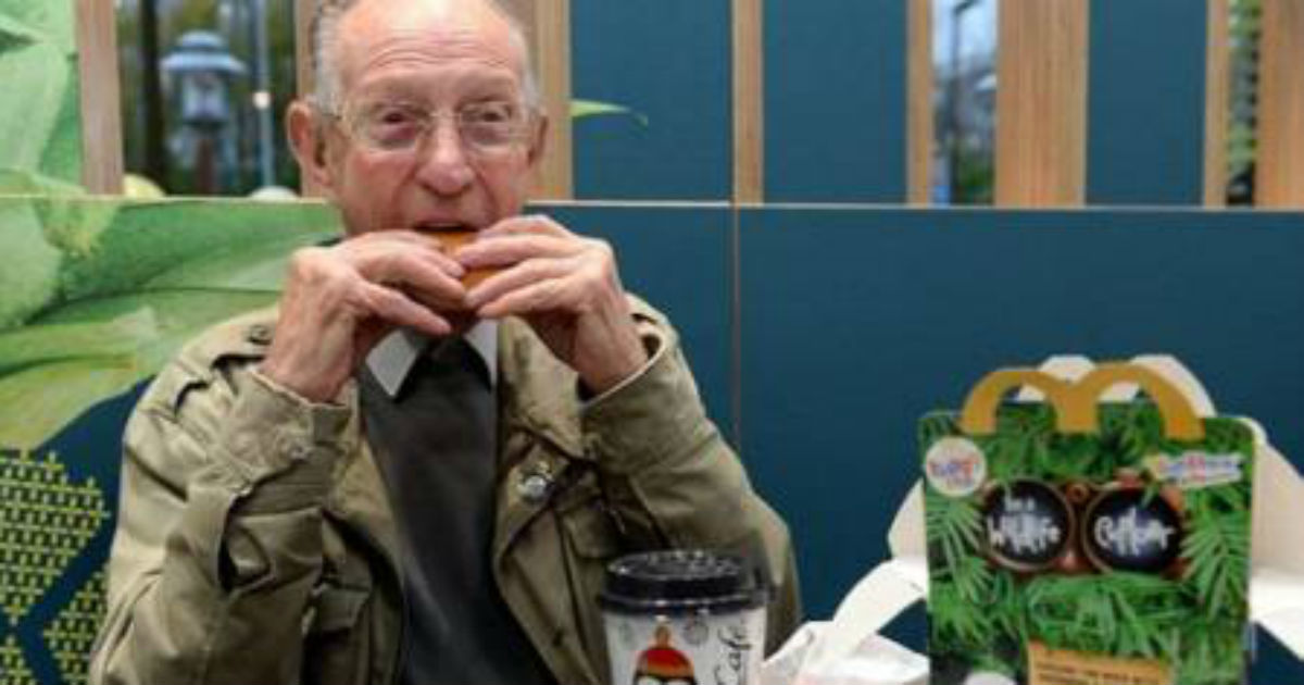 Harry Became A Regular At McDonald’s After His Wife Died. When He Turns ...