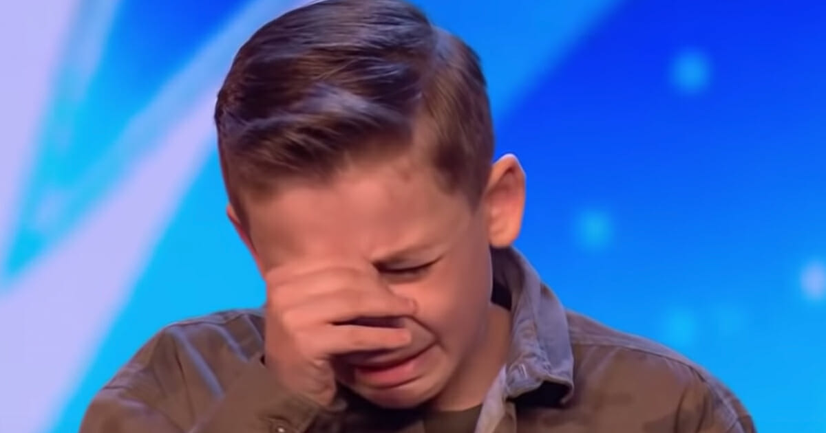 Autistic boys wows crowd with Michael Jackson classic, then breaks down