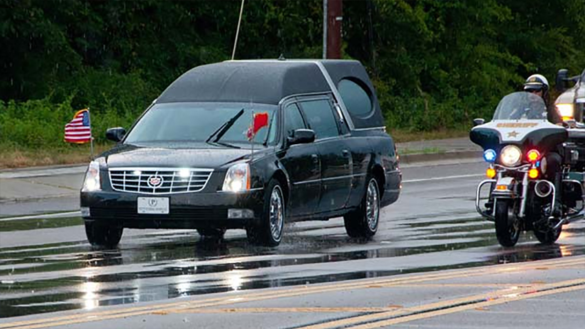 Police officer shares powerful message about the respect we show for ...