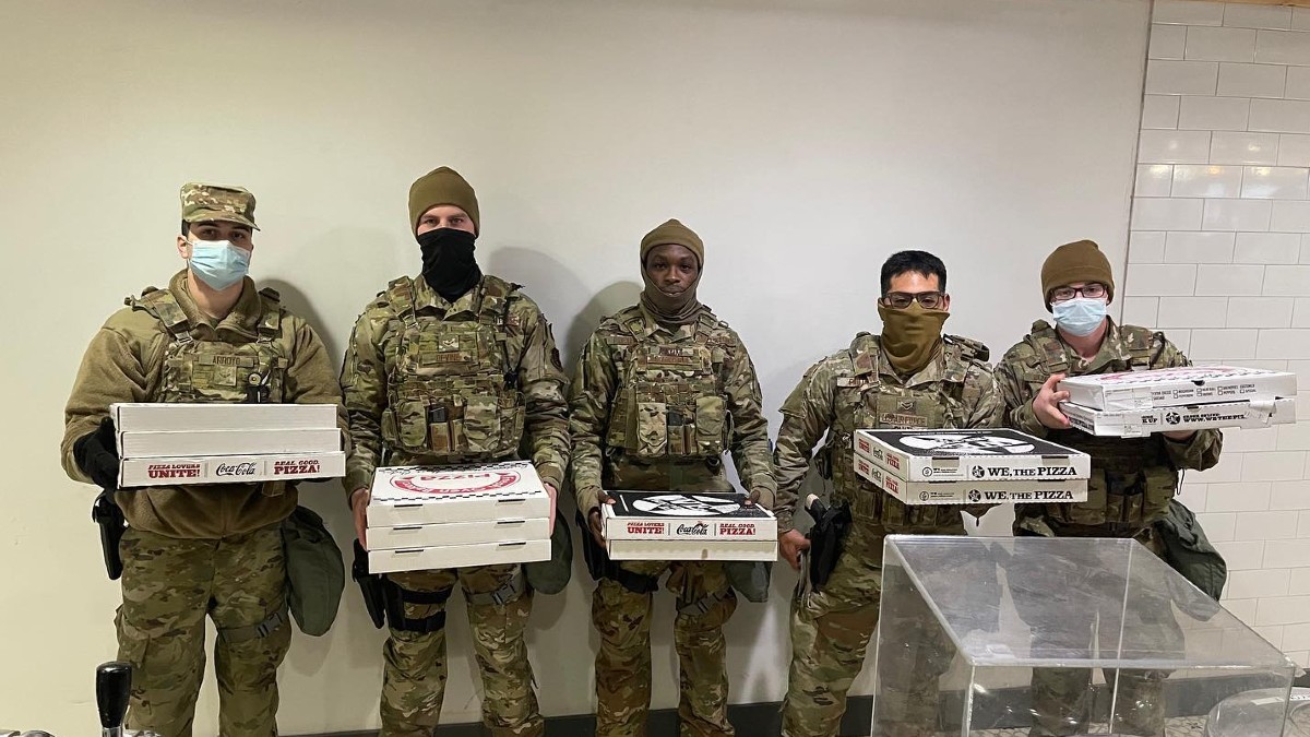 Pizza shop delivers 4,000 pizzas to National Guard troops protecting ...