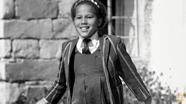 Woman hugs mom 30 years after she was disowned by her family when ...