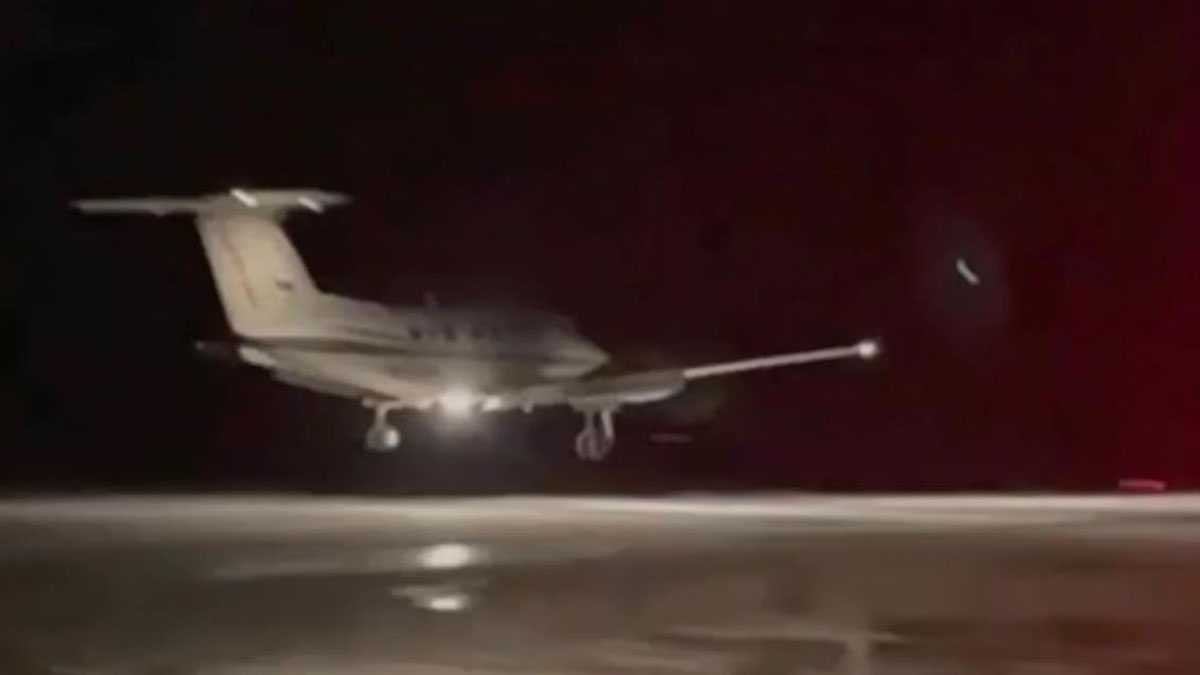 Residents of small Alaskan town use vehicles to light up dark runway so ...