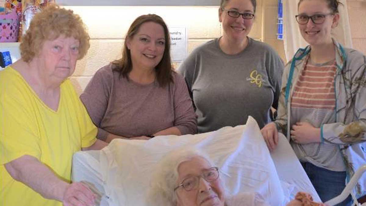 Family captures monumental moment: 6 generations in one photo