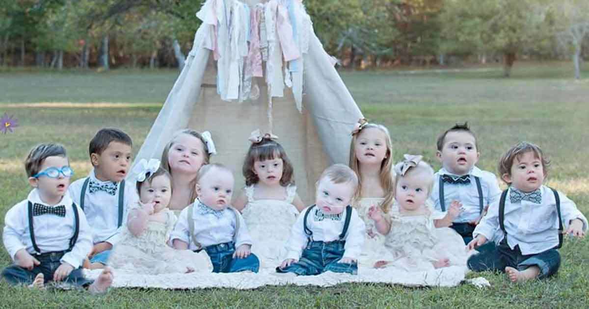 Hon fotograferar barn med Downs syndrom för att hedra sin syster.