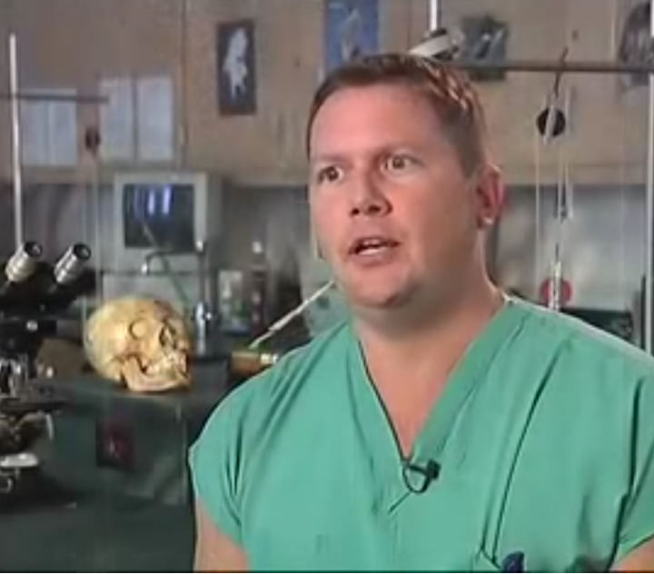 Lärare får samtal från pojke han hade för 30 år sedan – första orden ...