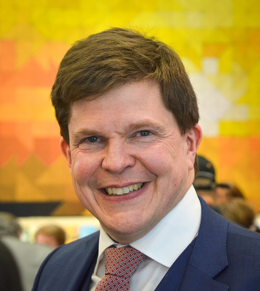 Talmannen Andreas Norlén: Fru, makt, riksdagen, uppdrag, barn