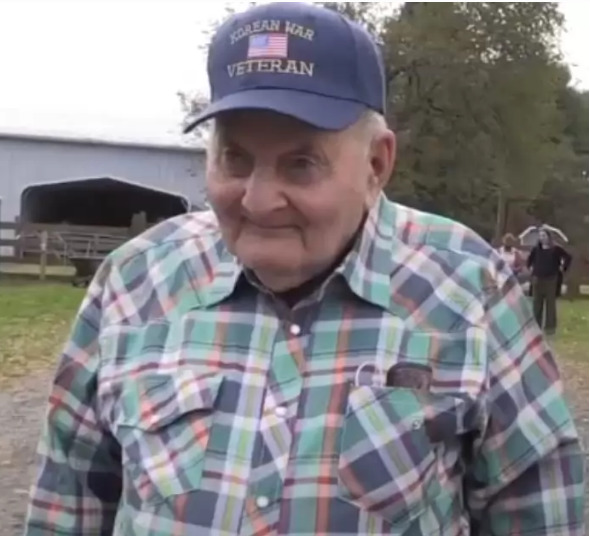 Man herenigd met broer 80 jaar nadat hij uit zijn armen werd gerukt ...