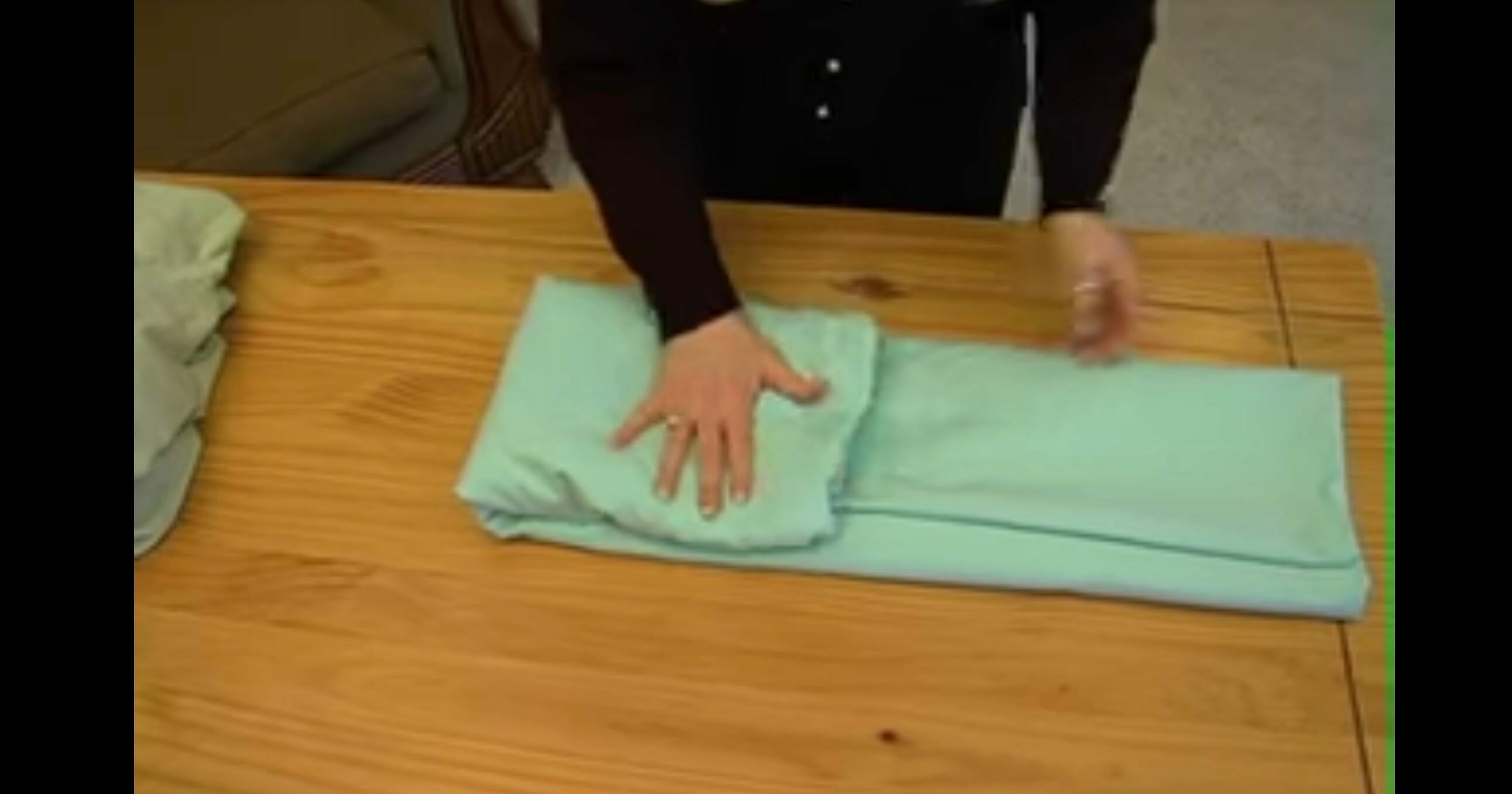 Comment plier un drap-housse en moins d’une minute